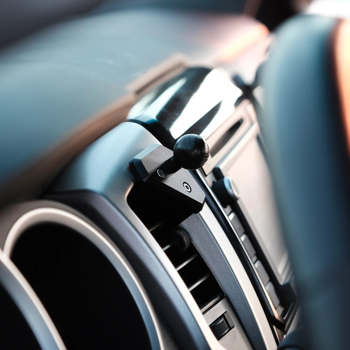 Offroam Phone Mount Kit (For 2005-2015 Tacoma) – Yotaverse